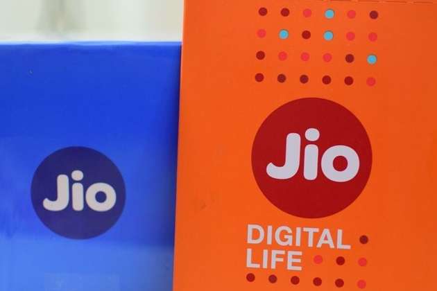 what is the difference between orange and blue color reliance jio sim