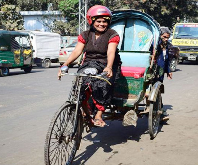 इस देश में हैं एक ऐसी 'क्रेजी आंटी', जो लाखों महिलाओं के लिए बन गई हैं ...