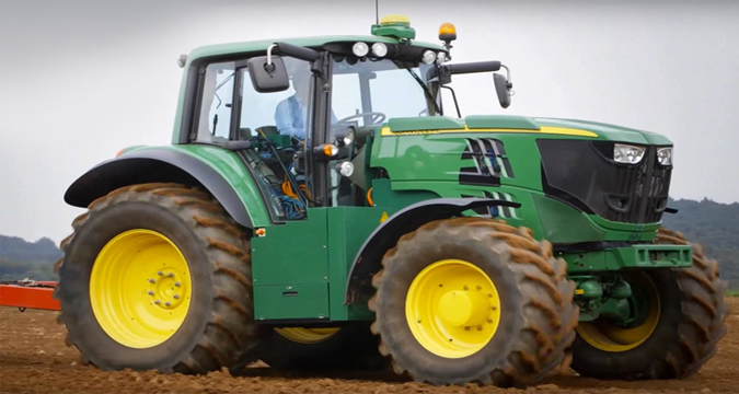 जॉन डीरे के इलेक्ट्रिक ट्रैक्टर के इंजन की आवाज है फाइटर प्लेन जैसी ...