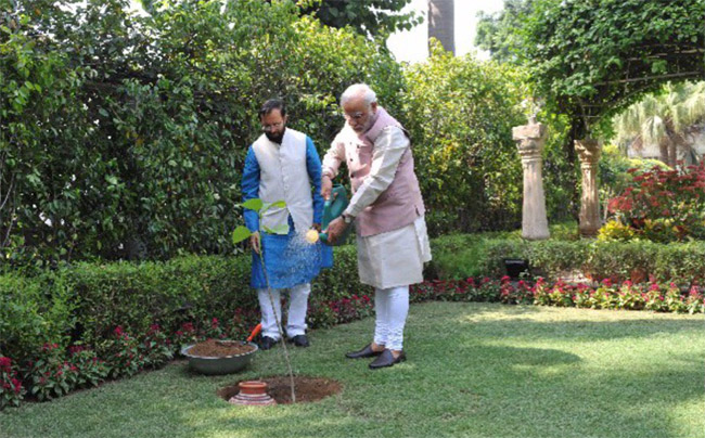 पीएम नरेंद्र मोदी बोले, पर्यावरण की सुरक्षा में जुटे लोगों को सलाम