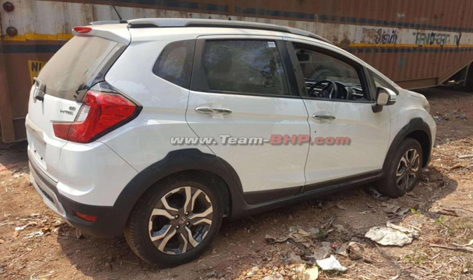 होंडा WR-V डीलरशिप यार्ड पर आई नजर, 16 मार्च को होगी लॉन्च