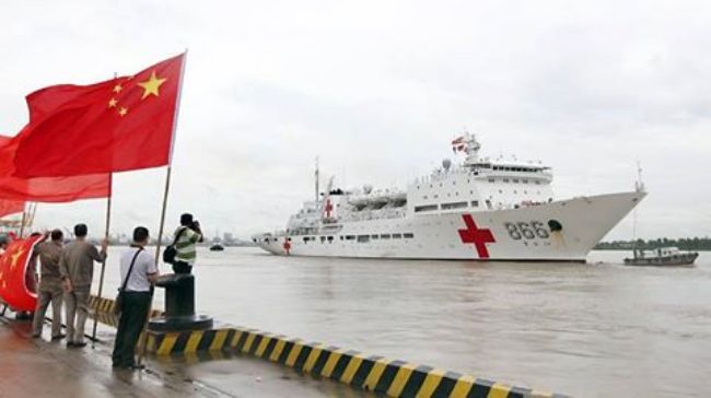 पानी के ऊपर तैरता आलीशान Hospital, ईलाज ही नहीं, घूमने-फिरने भी आते हैं ...