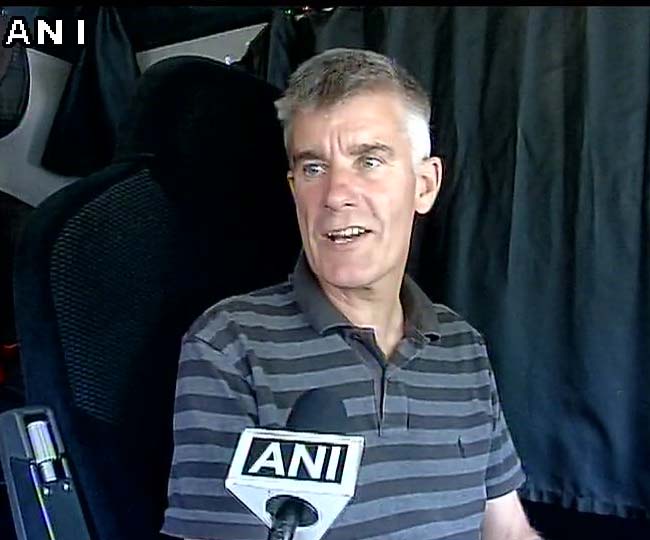 34 देशों का सफर कर साढ़े तीन वर्षों में ट्रक से भारत पहुंचा ये परिवार ...