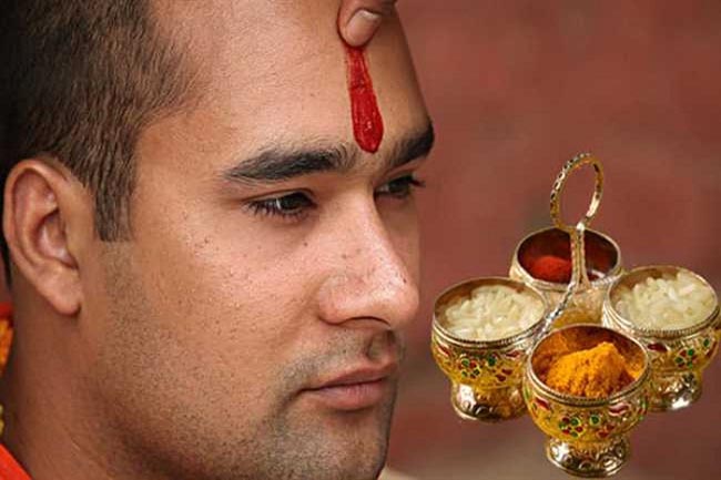जानें, किस दिन किस‍ भगवान का तिलक लगाएं इस तरह तिलक लगाने से अदभुत ...