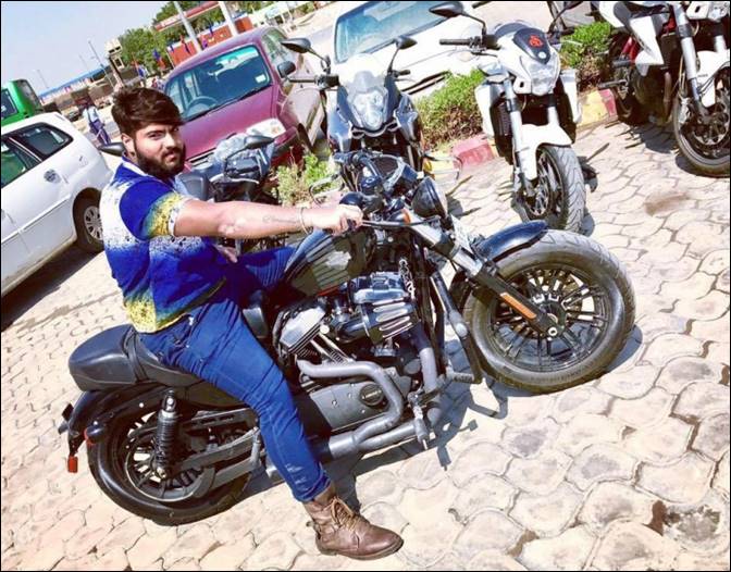 सुपरबाइक से रेस लगाने का था जुनून, रोड एक्सीडेंट में गई टीनेजर की जान